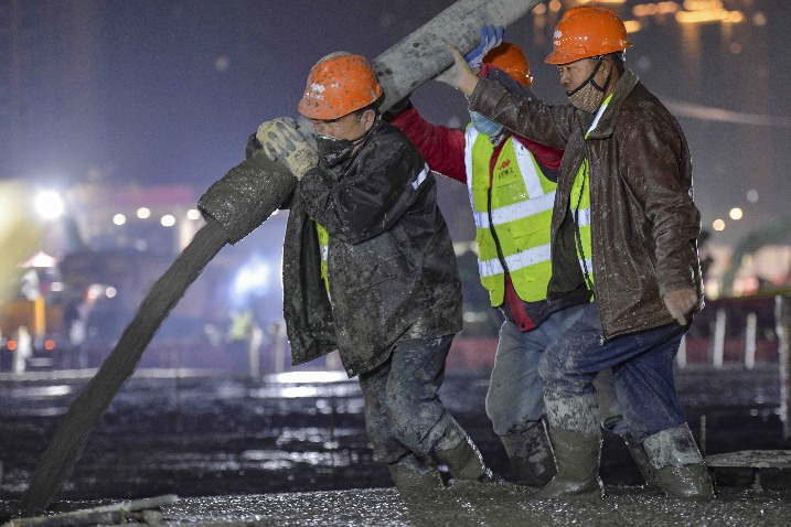 Mobile hospitals in Wuhan step up construction - Chinadaily.com.cn