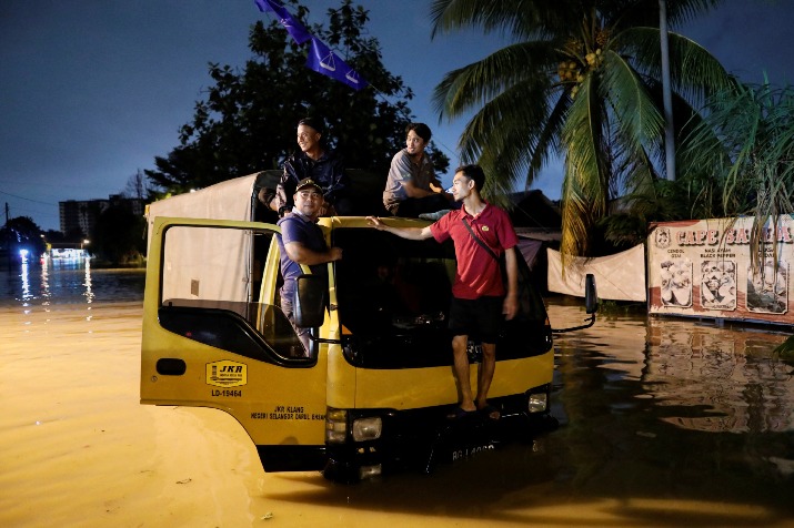 Flooding in Malaysia displaces over 56,000, 5 deaths reported - World - Chinadaily.com.cn