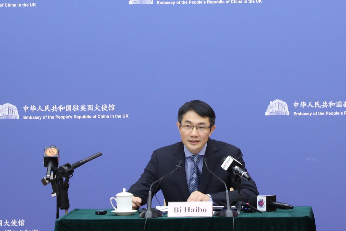 The Chinese Embassy in the UK holds a briefing on China's COVID ...