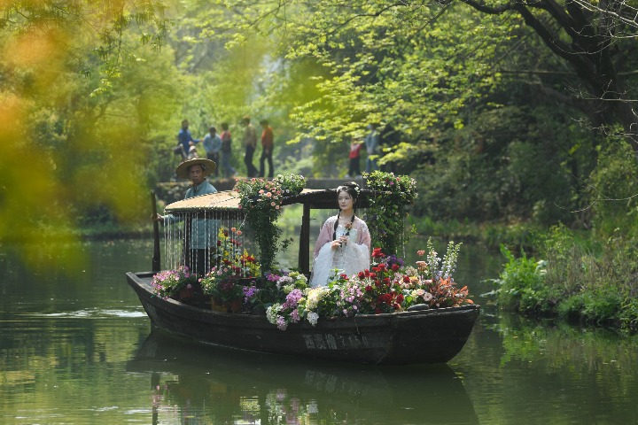 Hanfu lovers gather in Xixi Wetland in Hangzhou to celebrate coming of ...