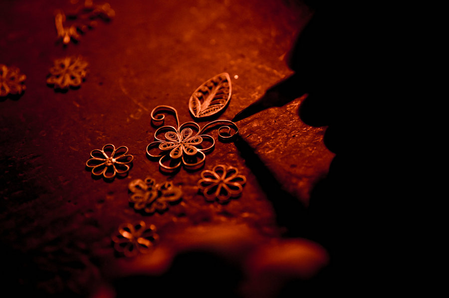 english news 英语新闻-Miao silver crafting grows in popularity