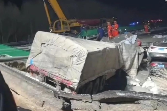 3 dead, 4 injured after highway collapse in North China - Chinadaily.com.cn