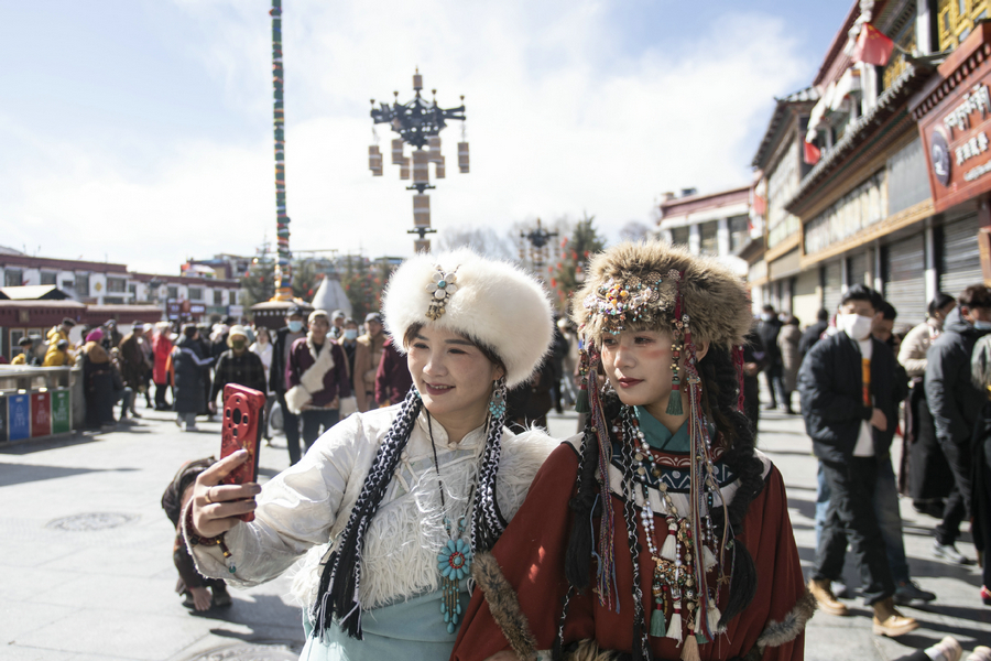Xizang opens tourist destinations to public free of charge to promote ...