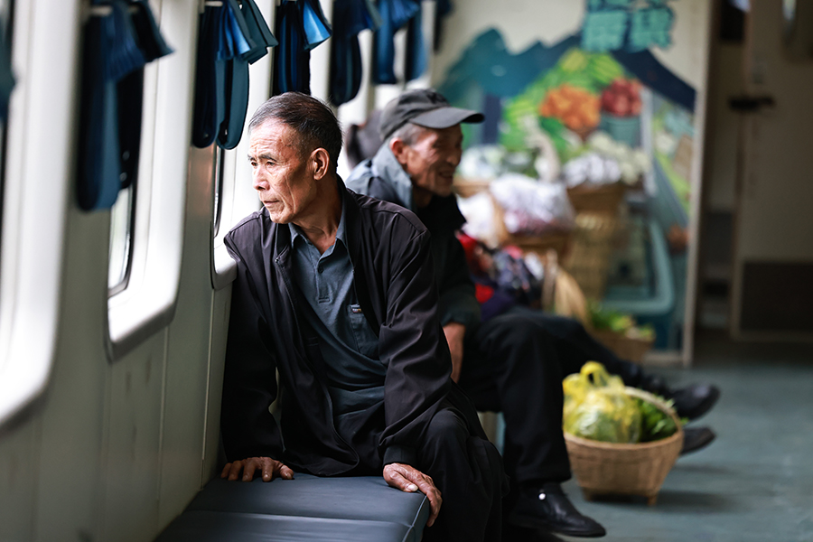 'Slow trains' a lifeline in China’s remote regions - Chinadaily.com.cn