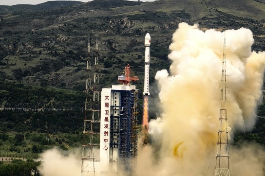 Chinese lunar lander and new crew spaceship names revealed - Chinadaily ...