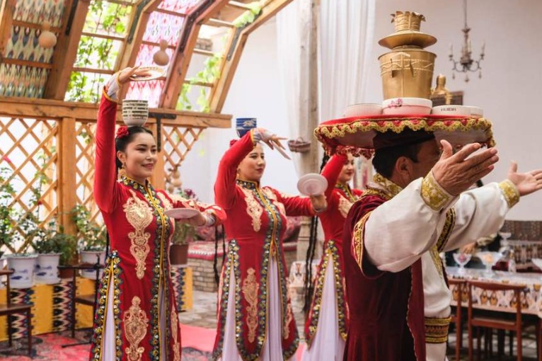 The Tale of traditional Uygur dance - Chinadaily.com.cn