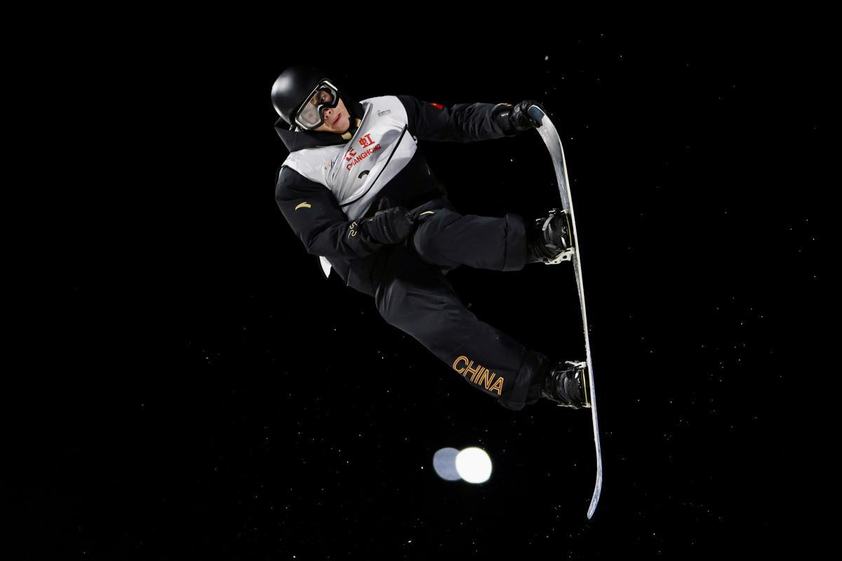China's freestyle snowboarder Yang sends fans into frenzy with win ...